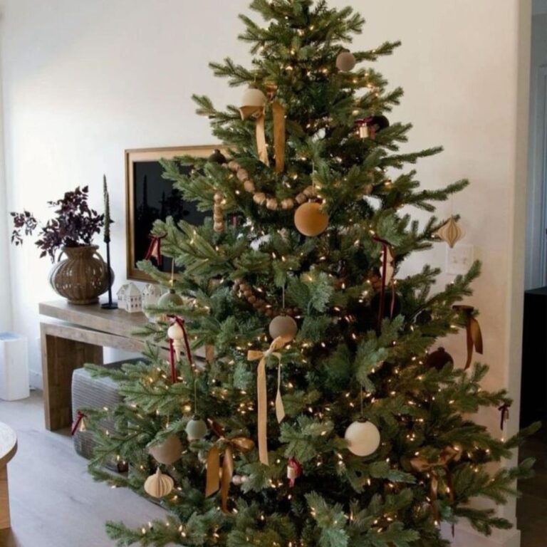 13 Rustic Farmhouse Christmas Tree Decorations for a Cozy Holiday Home ...