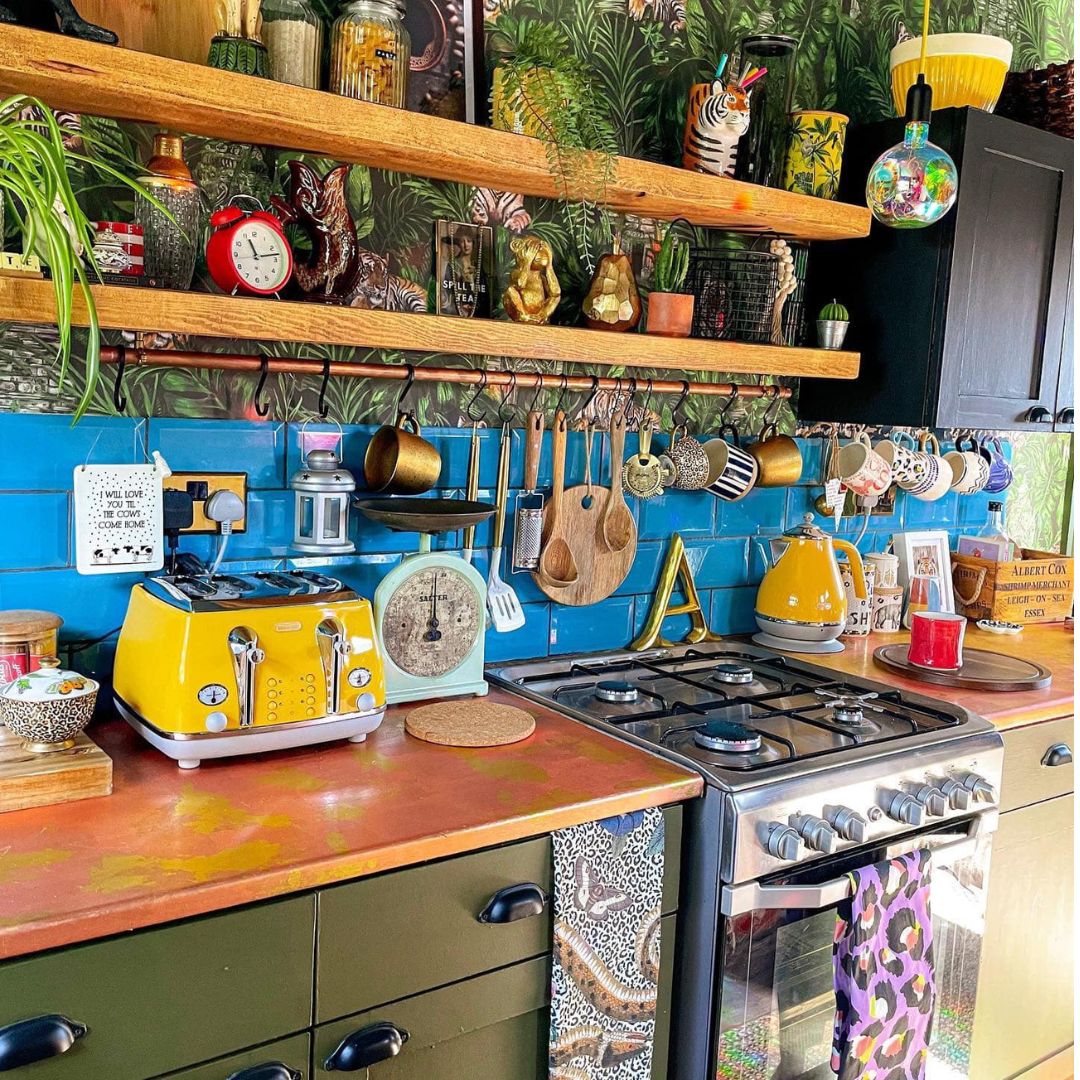 11 Vibrant Kitschy Kitchen Ideas: Transform Your Space with Retro Charm ...