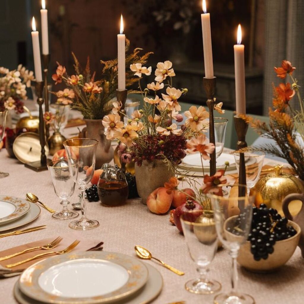 13 Elegant Thanksgiving Table Setting Ideas That Will Wow Your Guests ...